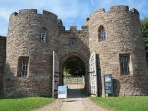 10 Facts about Beeston Castle - Fact File
